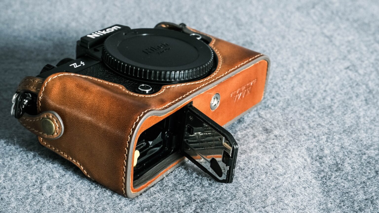 Nikon ZF Leather Case | The best protection of ZF